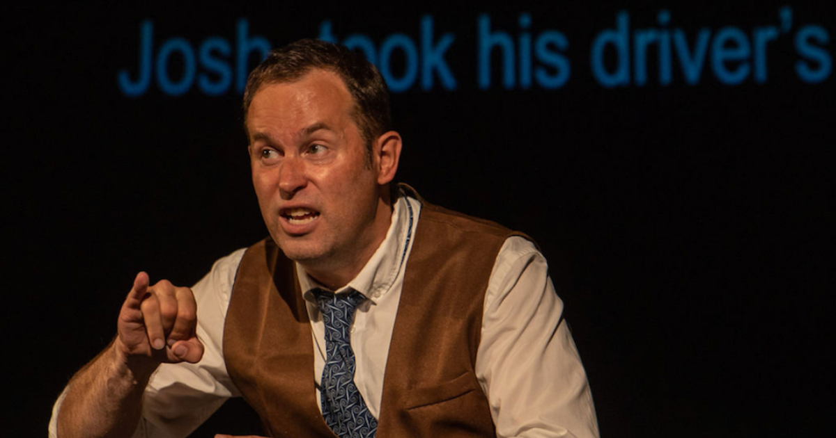 Deafy (CA) — Solo-optreden over wat het betekent om erbij te horen als ...